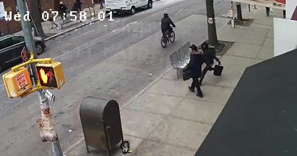 Jewish Man Randomly Punched On Brooklyn Sidewalk Cbs New York
