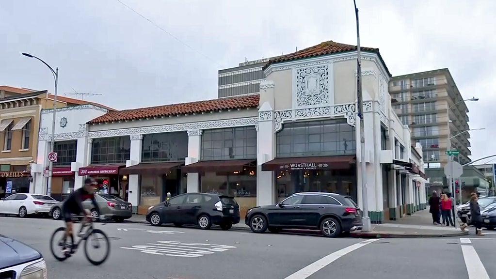 San Mateo Restaurant Owner Apologizes For 'MAGA' Hat Ban - CBS San ...