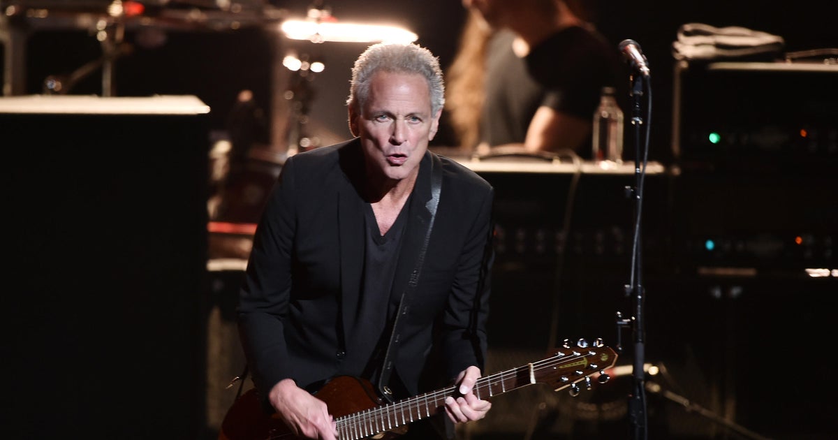 Lindsey Buckingham surgery: Ex-Fleetwood Mac guitarist has surgery that ...