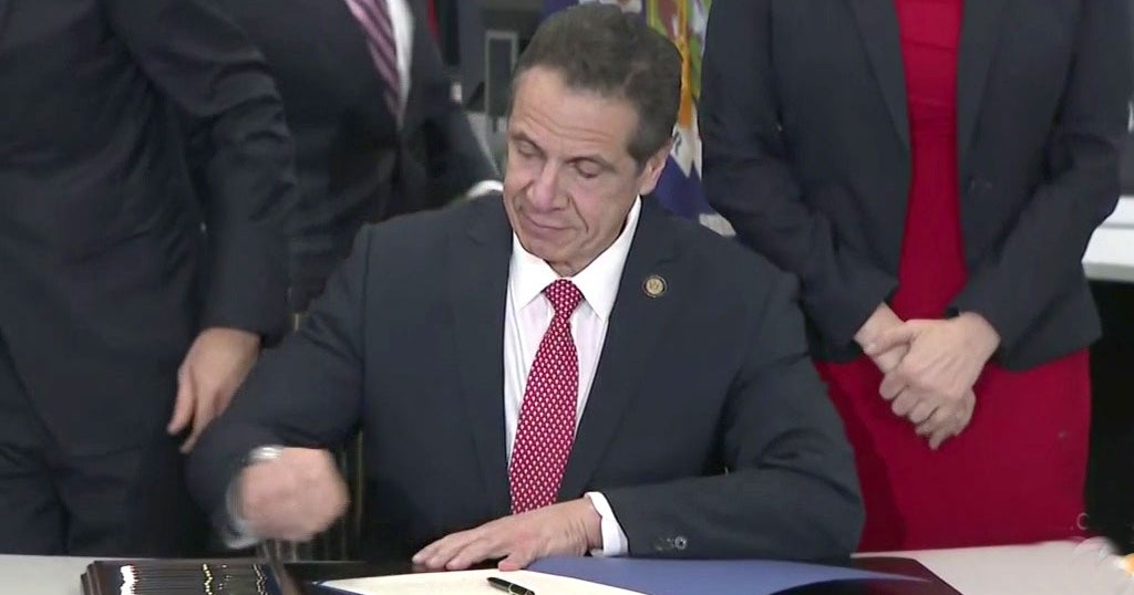 Gov. Cuomo Signs Child Victims Act Into Law - CBS New York