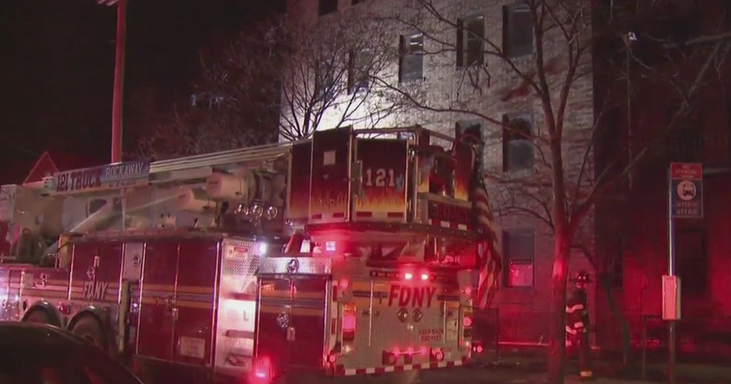 Fire Rips Through 5-Story Apartment Building In Far Rockaway - CBS New York
