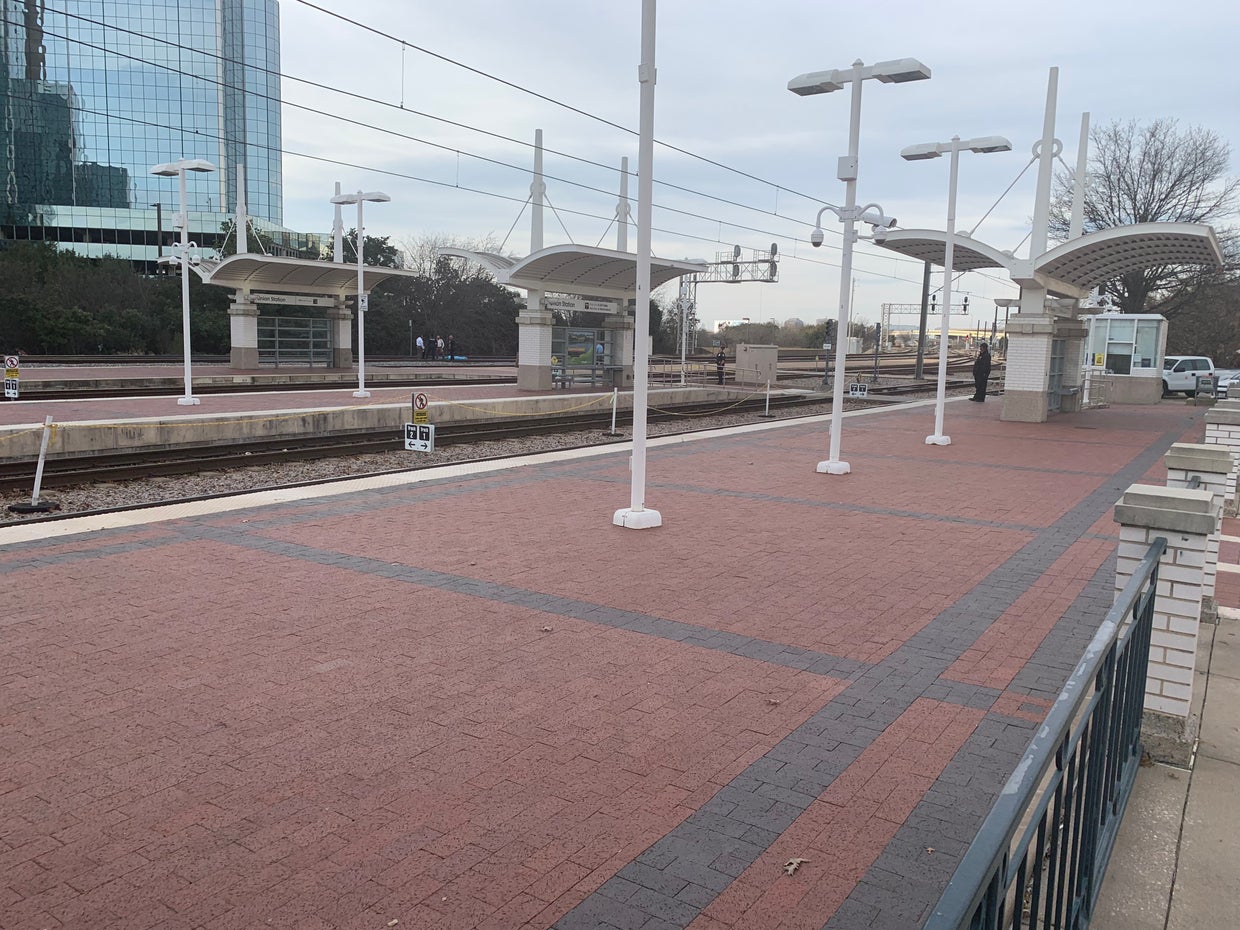 Authorities Investigating Dead Body Found On Train Tracks - CBS Texas