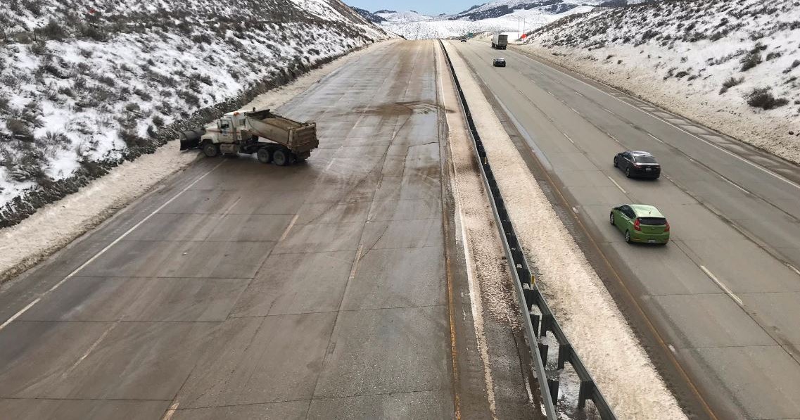 Thousands Of Drivers Stranded As Grapevine Contends With Snow, Ice ...