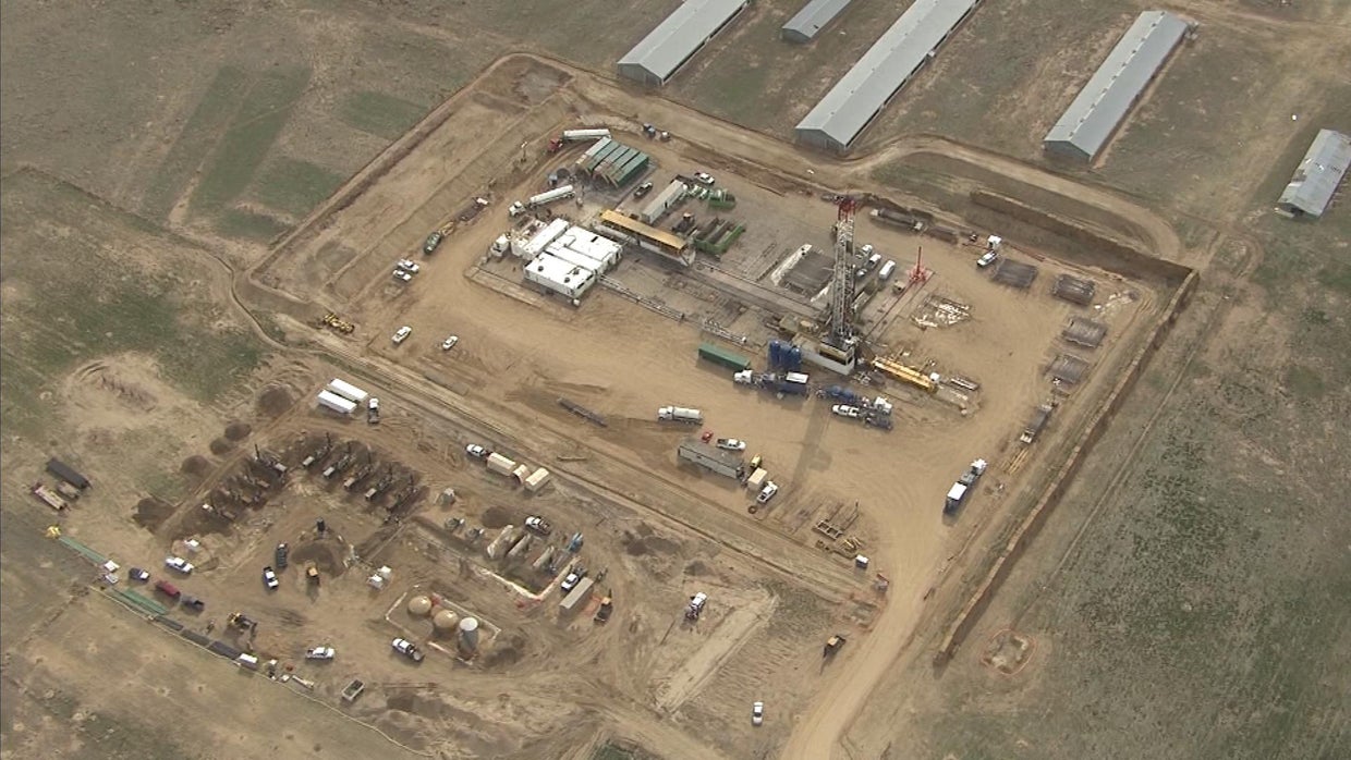Colorado Won't Halt Drilling As It Refocuses Rules On Safety - CBS Colorado