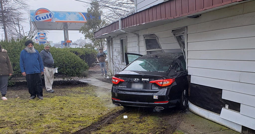 Car Crashes Through Wall Into House In Long Island - CBS New York