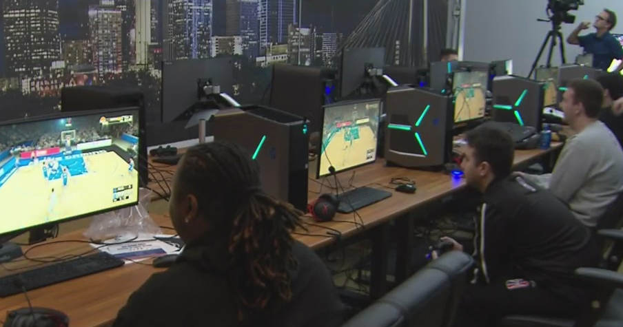 Dallas Mavericks Video Gaming Team Set To Begin Second Season - CBS Texas