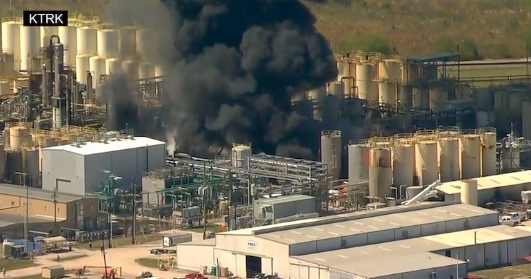 Worker At Deadly Chemical Plant Fire In Texas Files Lawsuit - CBS Texas