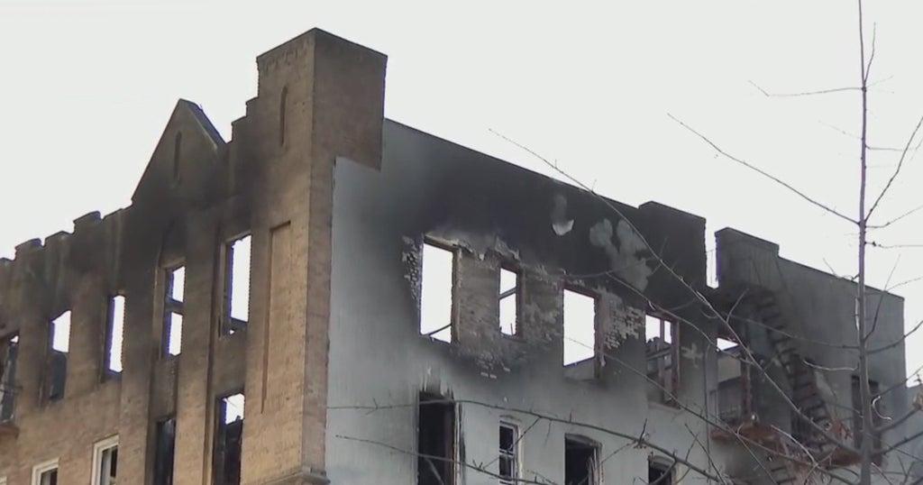 Dozens Hurt, Displaced After Sunset Park Apartment Fire - CBS New York