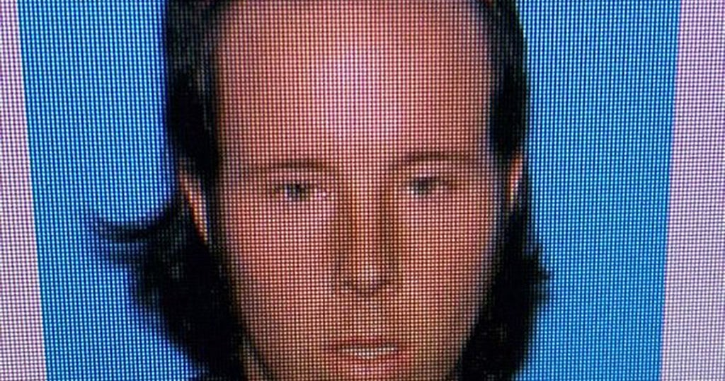 Walpole Police Search For Man After Alleged Knife Attack - CBS Boston