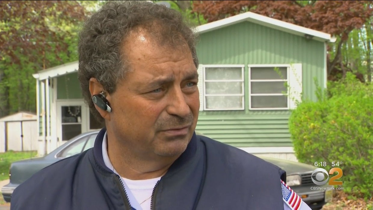 Heroic Postal Delivery Man Saves Unconscious Woman's Life After Finding ...
