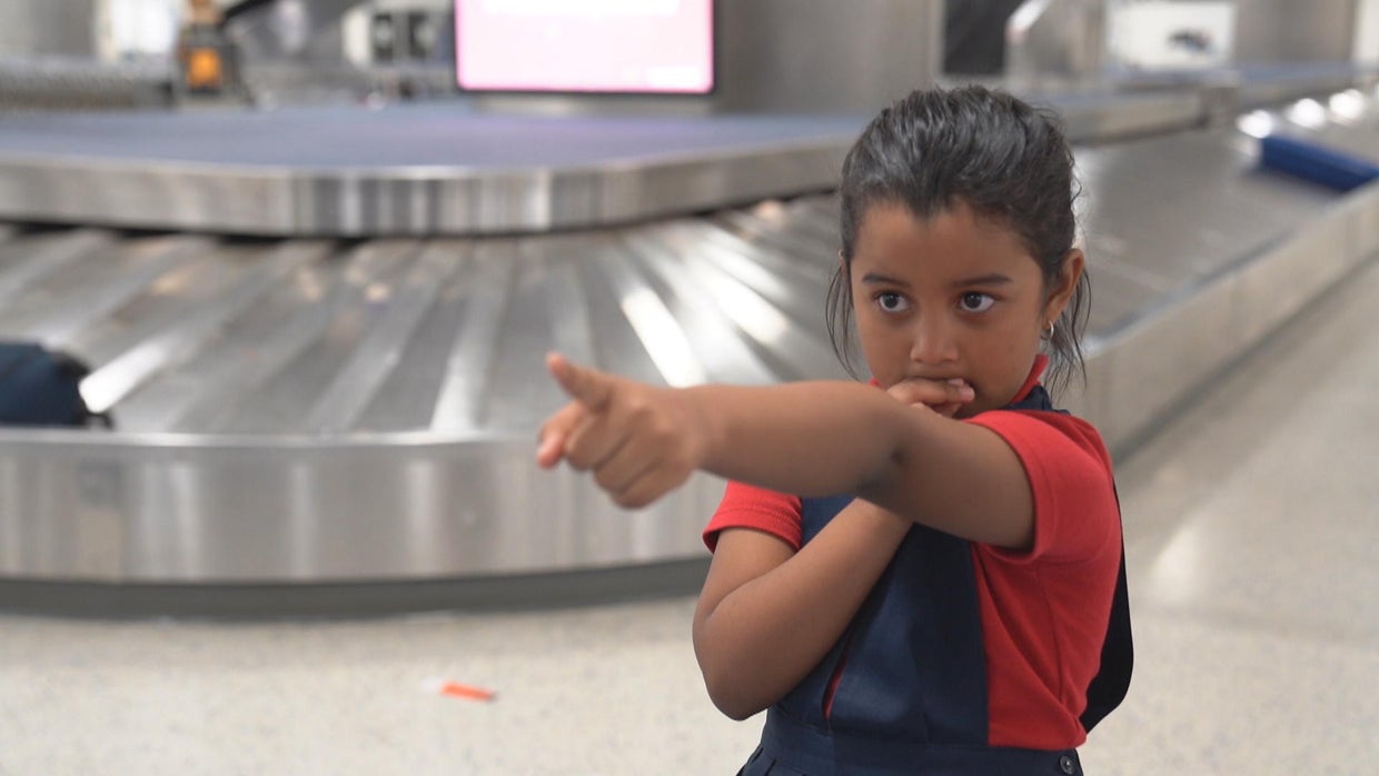 Border family separation: Father separated from his daughter at the ...