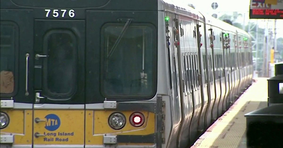 MTA Trains, Buses Switch To Holiday Schedule Through Thursday - CBS New ...