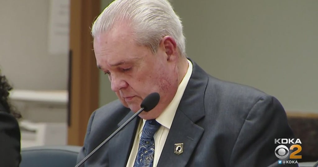 School Board Member Censured Over Racist Post Loses Primary - CBS ...