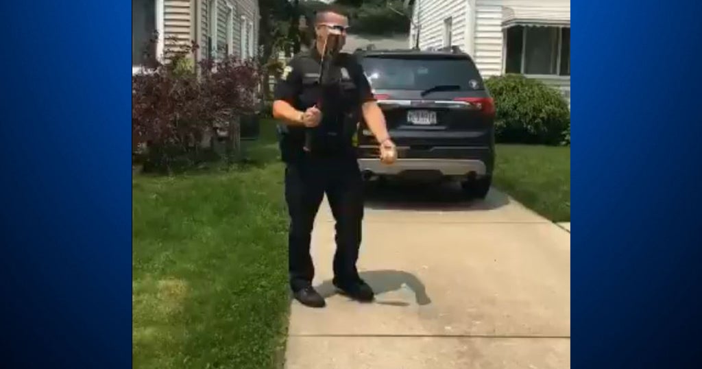 VIDEO: Ohio Police Officer Stops, Helps Little Boy Warm Up For Baseball ...