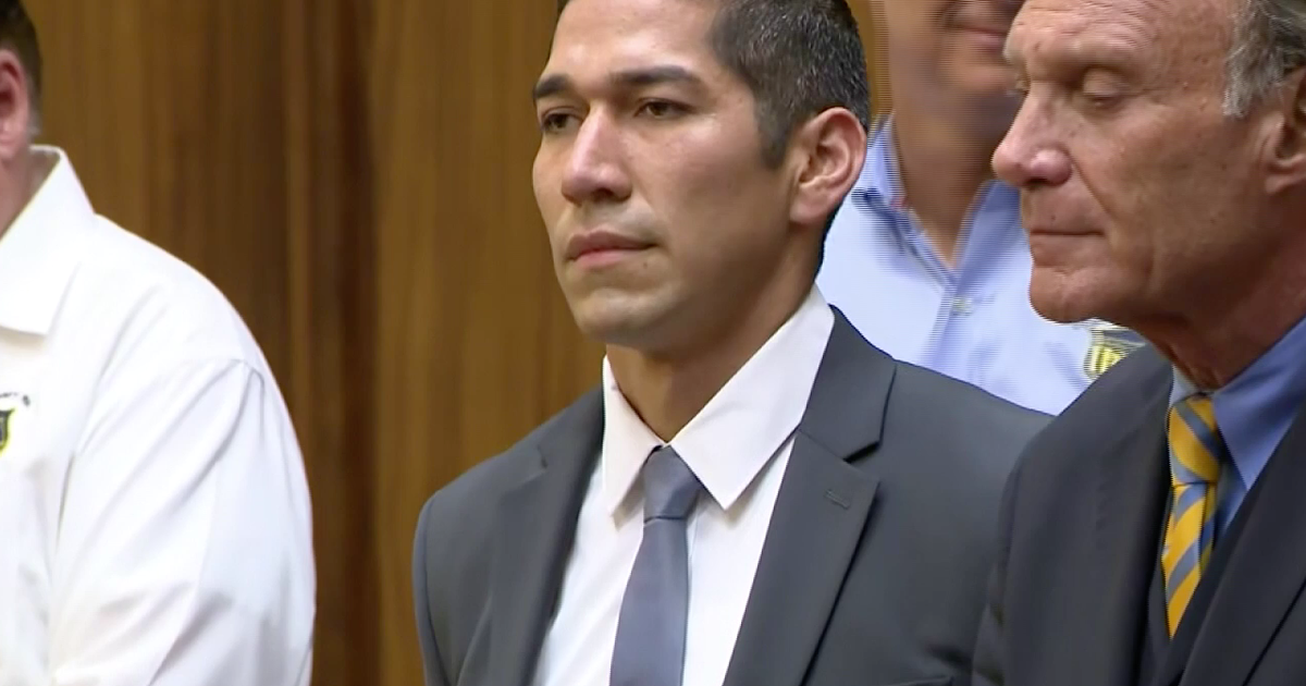 Florida cop convicted of lesser charge in controversial shooting - CBS News