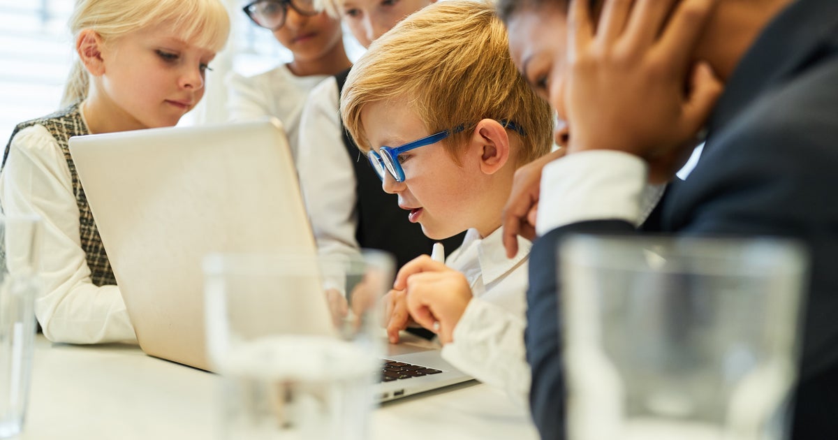 Study Shows Girls Are Better At Reading, Contributes To Gender Gap In ...