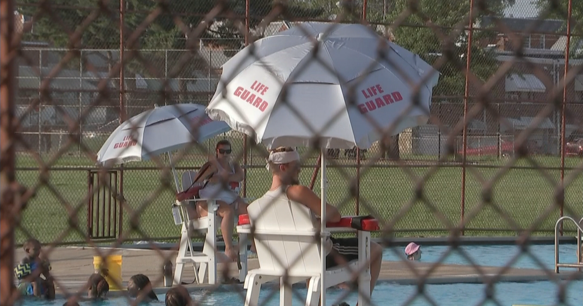 17 Kids Assault 45-Year-Old Man At Philadelphia Public Pool, Police Say ...
