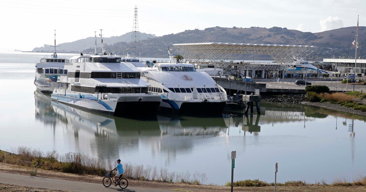 Ribbon cutting held for shuttle linking SMART train to Larkspur Ferry ...