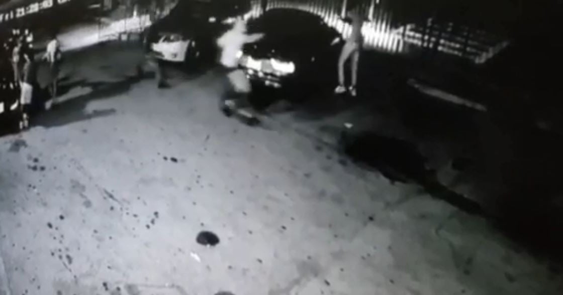 VIDEO: 2 Suspects Sought In Miami Armed Robbery - CBS Miami