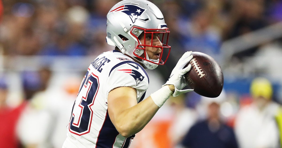 Report: Patriots TE Matt LaCosse Dealing With Sprained Ankle - CBS Boston