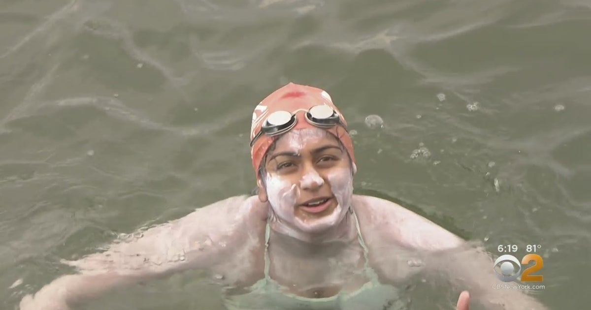 Teen Completes Amazing 28-Mile Swim Around Manhattan For Charity - CBS ...