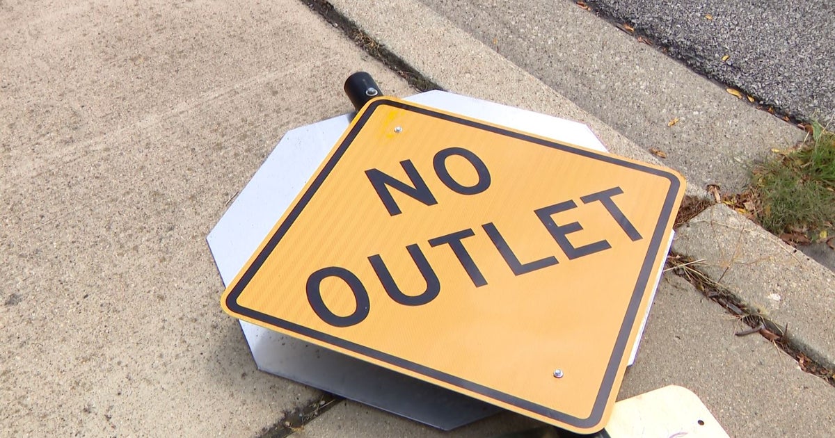 Sign Confusion On West Side Street; Downed Stop Sign, Cul-De-Sac ...