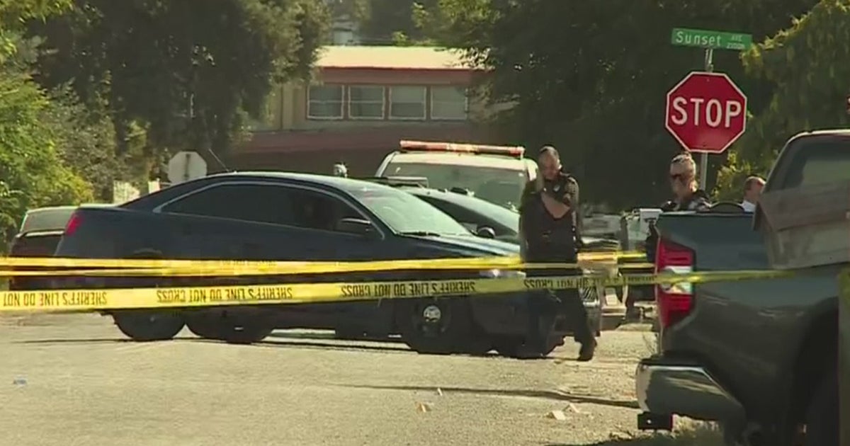 Sheriff Deputies Shoot Kill Suspect Who They Say Pointed Gun At Them