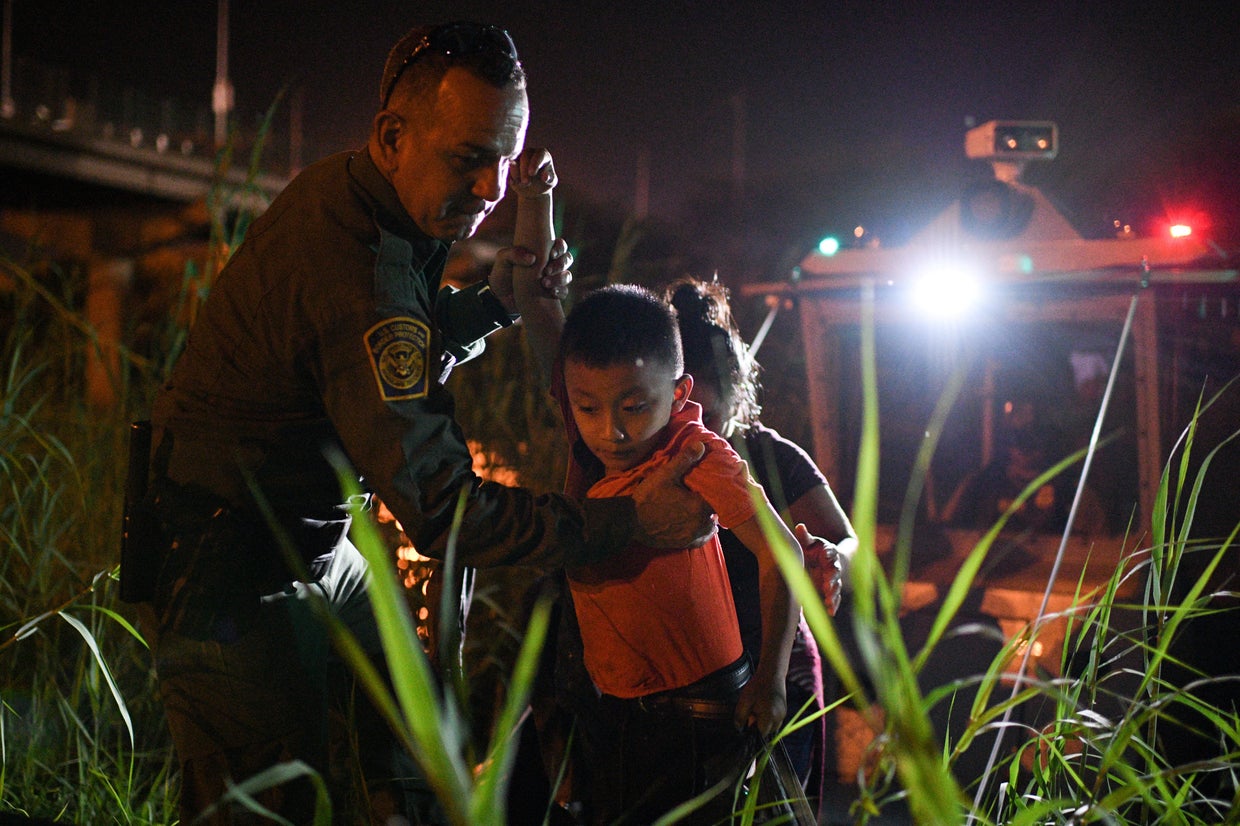 U.S. Border Patrol agents now screening migrants for "credible fear ...