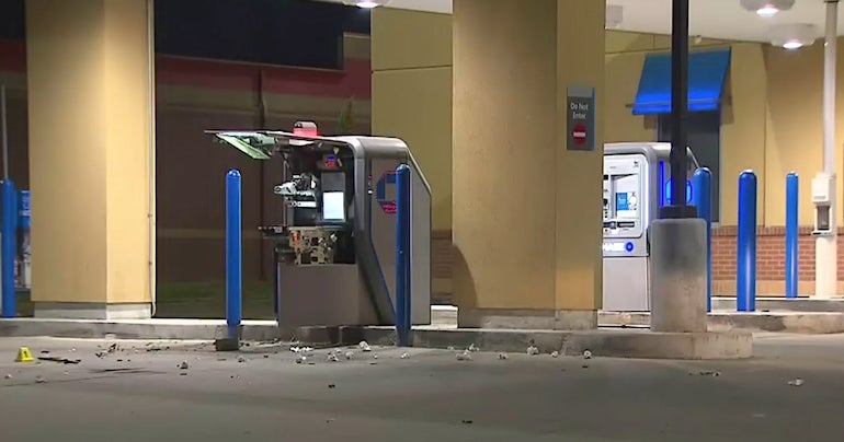 Thieves Use Pickup & Chain To Rip Open ATM At Bank In Dallas - CBS Texas