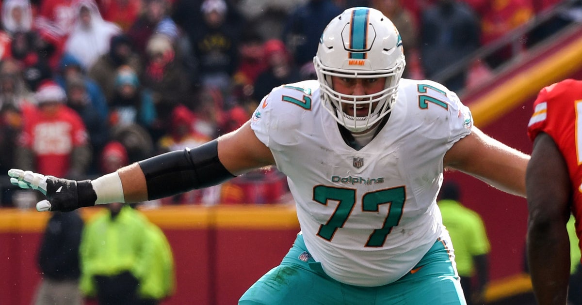 Miami Dolphins OL Jesse Davis Signs Extension Through 2022 - CBS Miami
