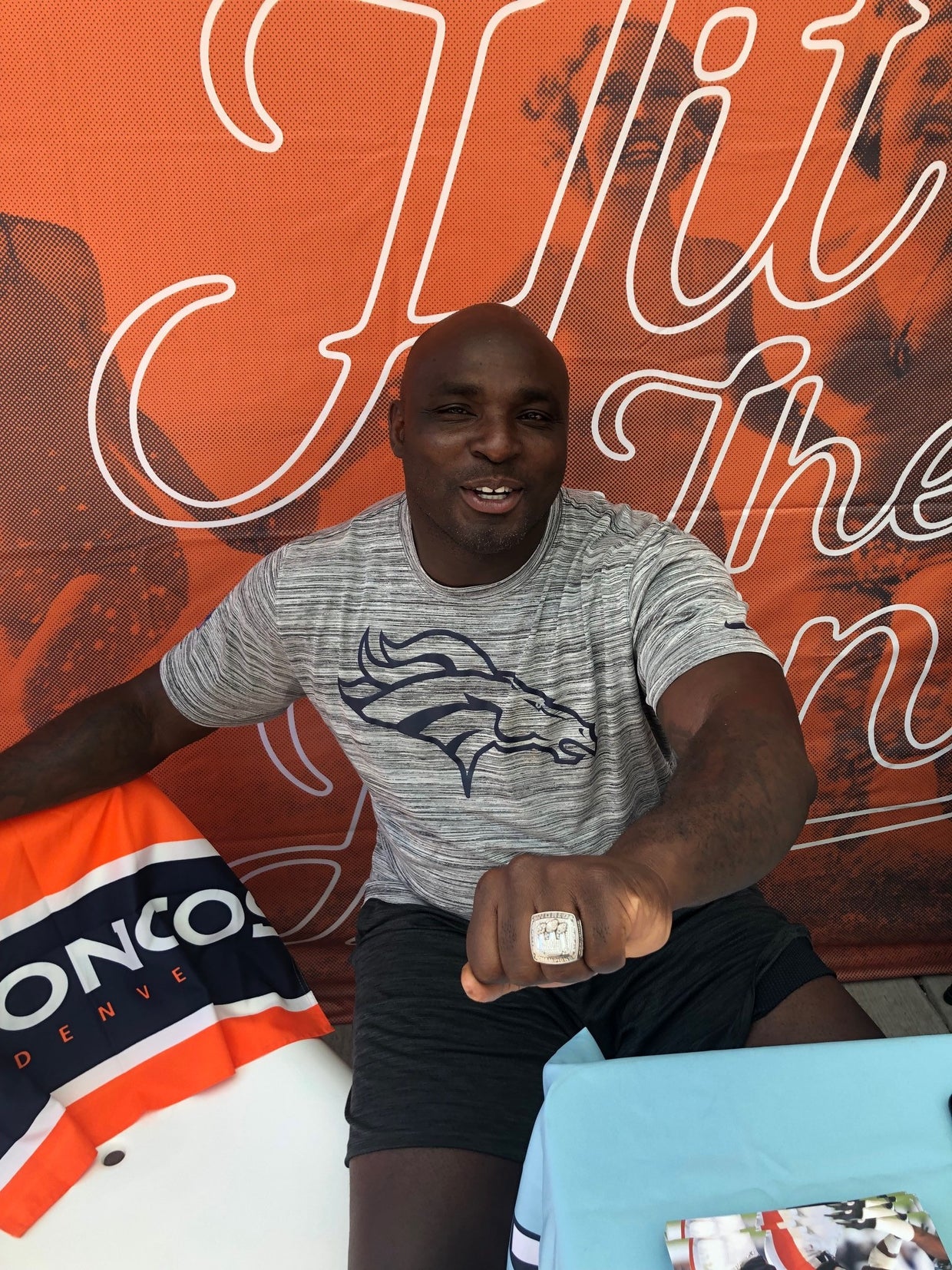 Former Broncos Endorse Cannabis At New Dispensary - CBS Colorado