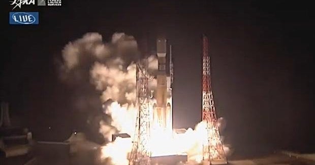 Japan space launch: H2-B rocket launches cargo ship on flight to space ...