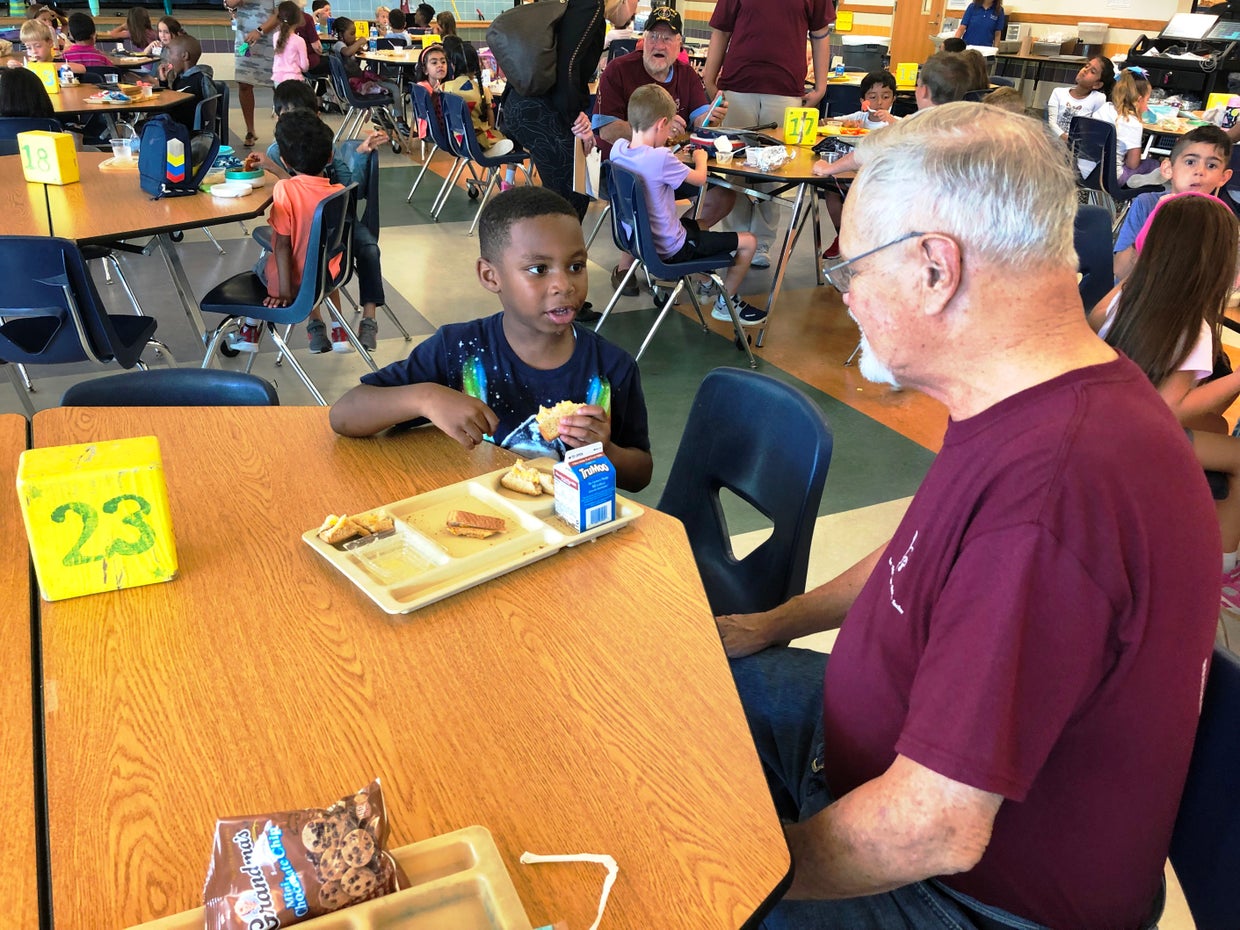 Intergenerational Lunch At Elementary School In Frisco Brings Stories ...