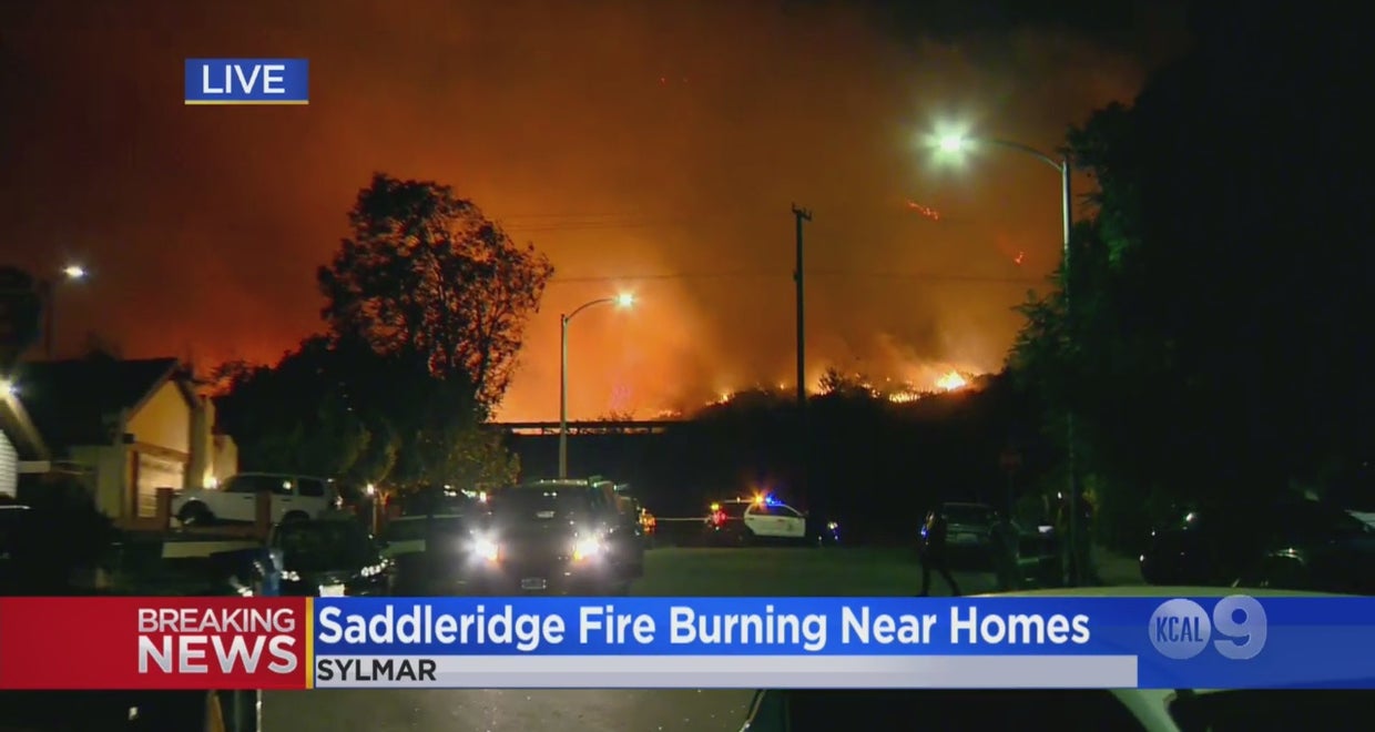 PHOTO GALLERY: Saddle Ridge Fire Sends Thousands Fleeing