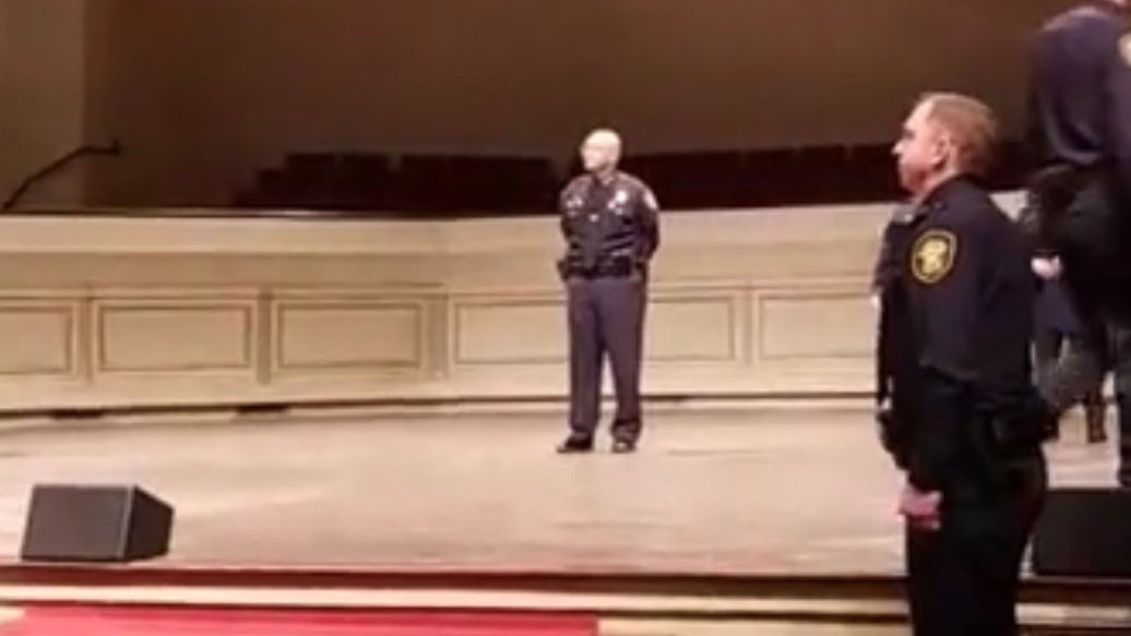 Fort Worth Officer Aaron Dean Resigns After Fatally Shooting Atatiana ...