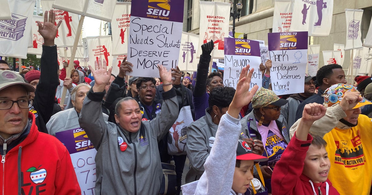 Chicago Teacher's Union Strike 2019: Thousands of Chicago teachers vote ...