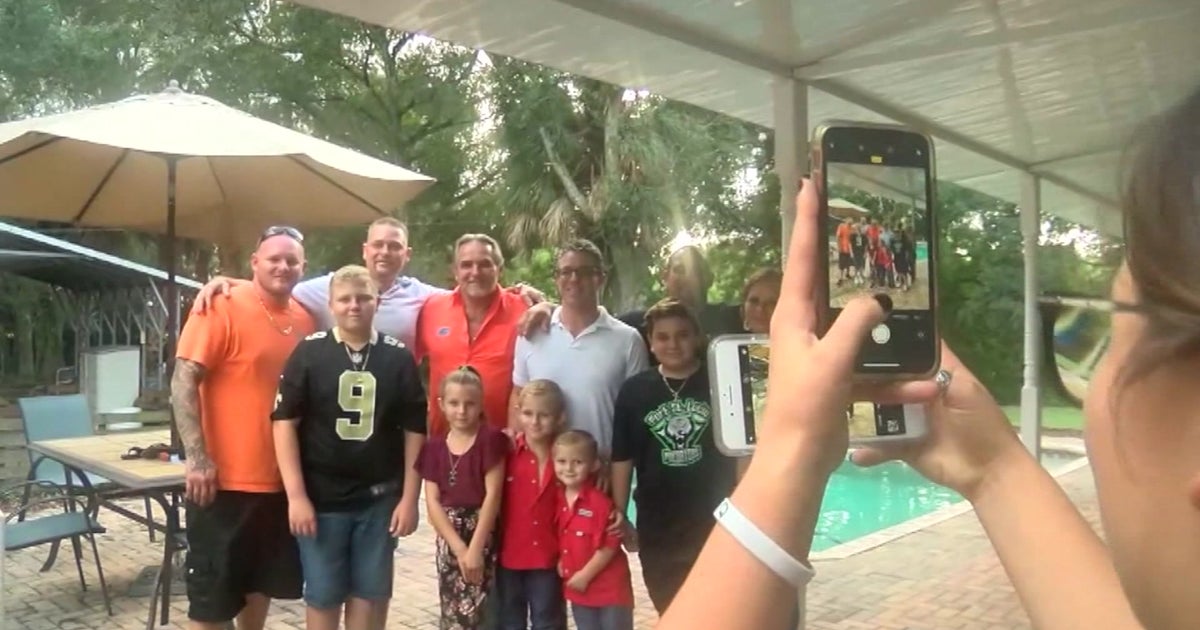 Man Reunites With Biological Family After Searching For 30 Years - CBS ... Man Reunites With Biological Family After Searching For 30 Years - CBS ...
