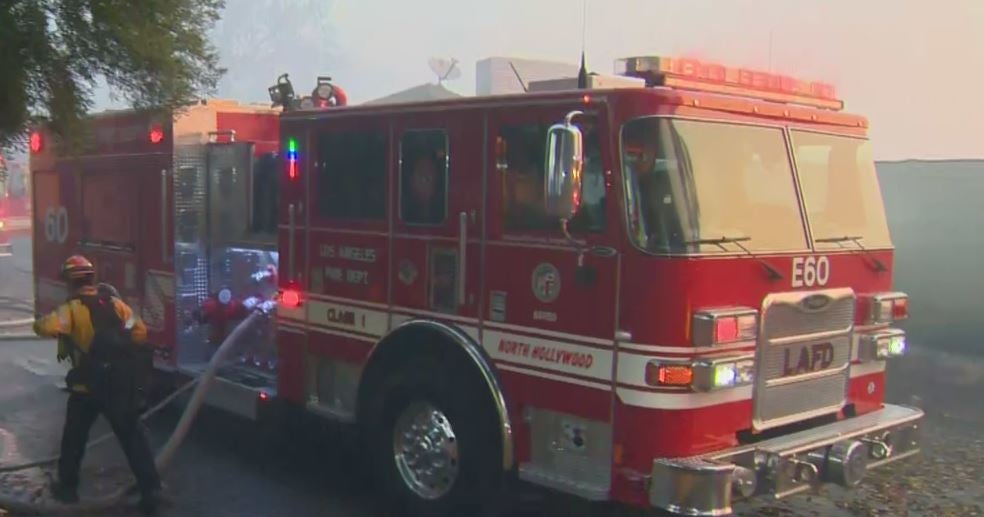 Small Brush Fire Burns In Sepulveda Basin - CBS Los Angeles