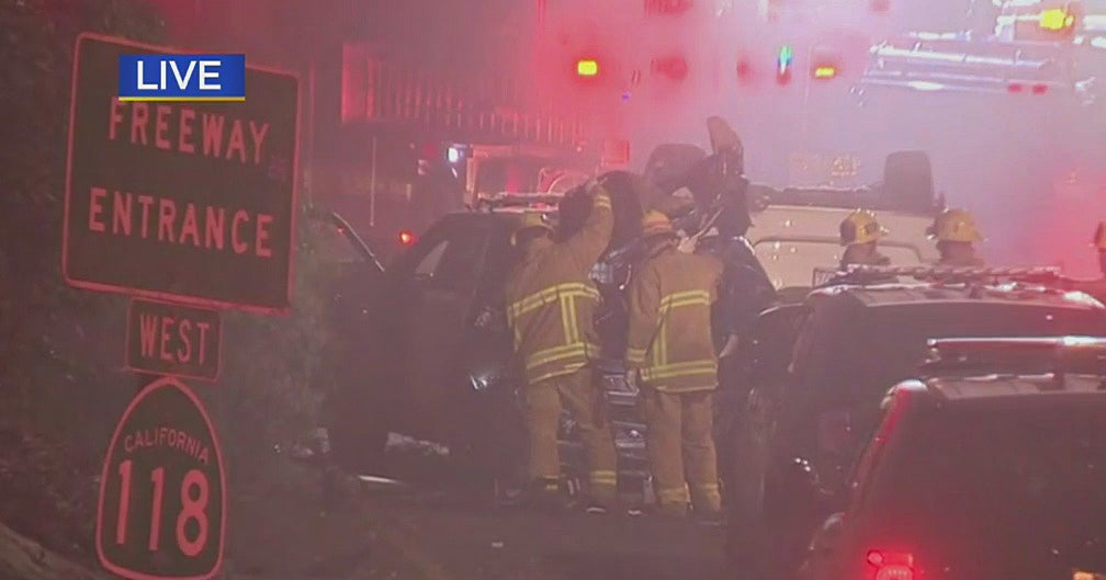 4 LAPD Officers Hurt After Chase Ends In Crash On 118 Freeway Onramp In ...