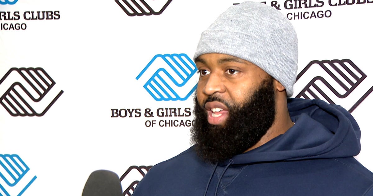 Former Bears tackle Akiem Hicks signs with Tampa Bay Buccaneers - CBS ...