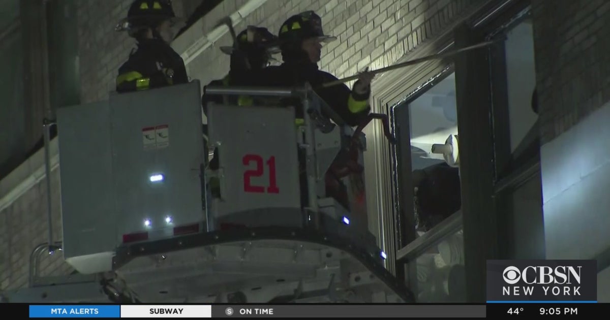 Fire Breaks Out At Famous Garment District Store - CBS New York