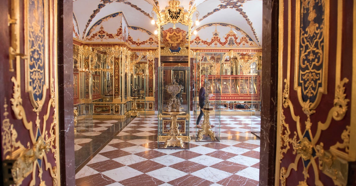 Priceless jewelry stolen from Germany's Dresden Castle "Green Vault ...