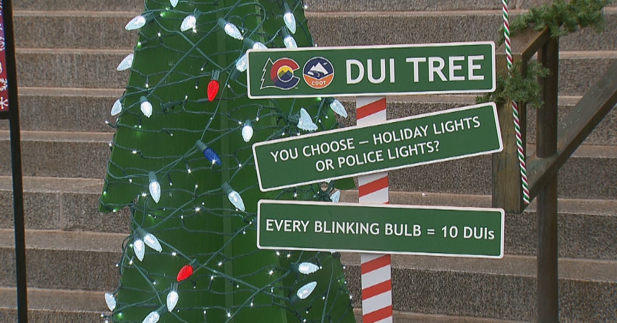 Holiday Party DUI Tree Marks Impaired Drivers With Blue, Red Lights ...