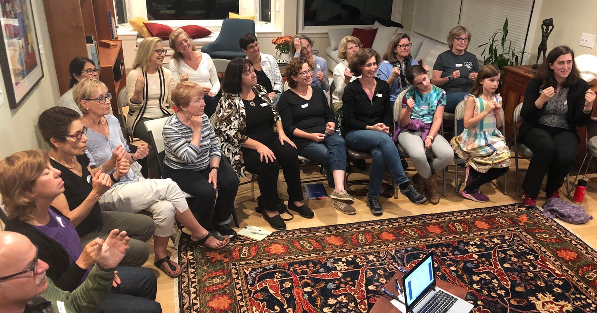 Newton, Massachusetts, sign language: Community learns sign language ...