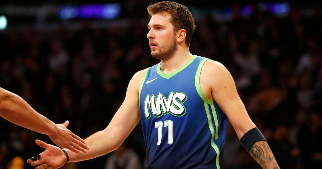 Luka Doncic Returns With 24 Points, Helps Mavs Defeat Spurs - CBS Texas