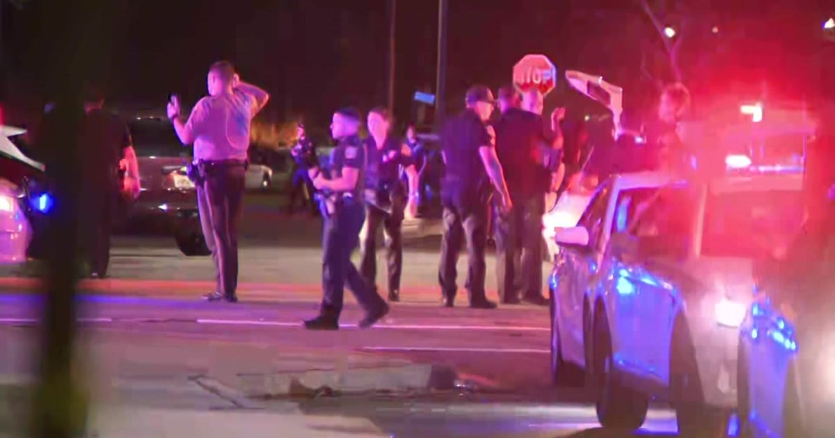 Hialeah Pd T Mobile Robber Shot While Trying To Carjack Bystander