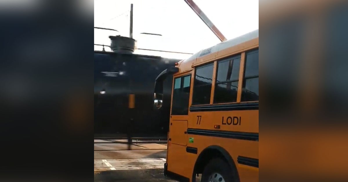 Lodi Unified School Bus Gets Perilously Close To Railroad Crossing ...