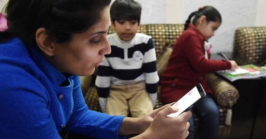 Study: 'Phubbing' Your Children Could Put Them Risk For Depression ...