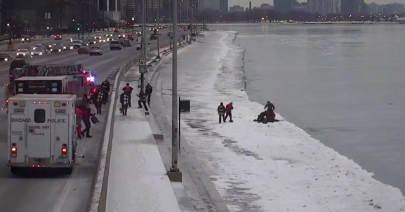 Video Shows CPD SWAT Officers Rescue Man Who Fell Into Lake Michigan ...