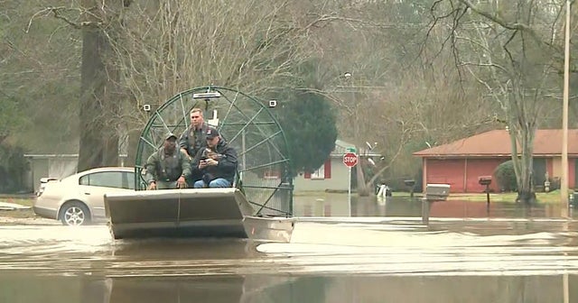 Thousands of homes and businesses flooded in Mississippi - CBS News